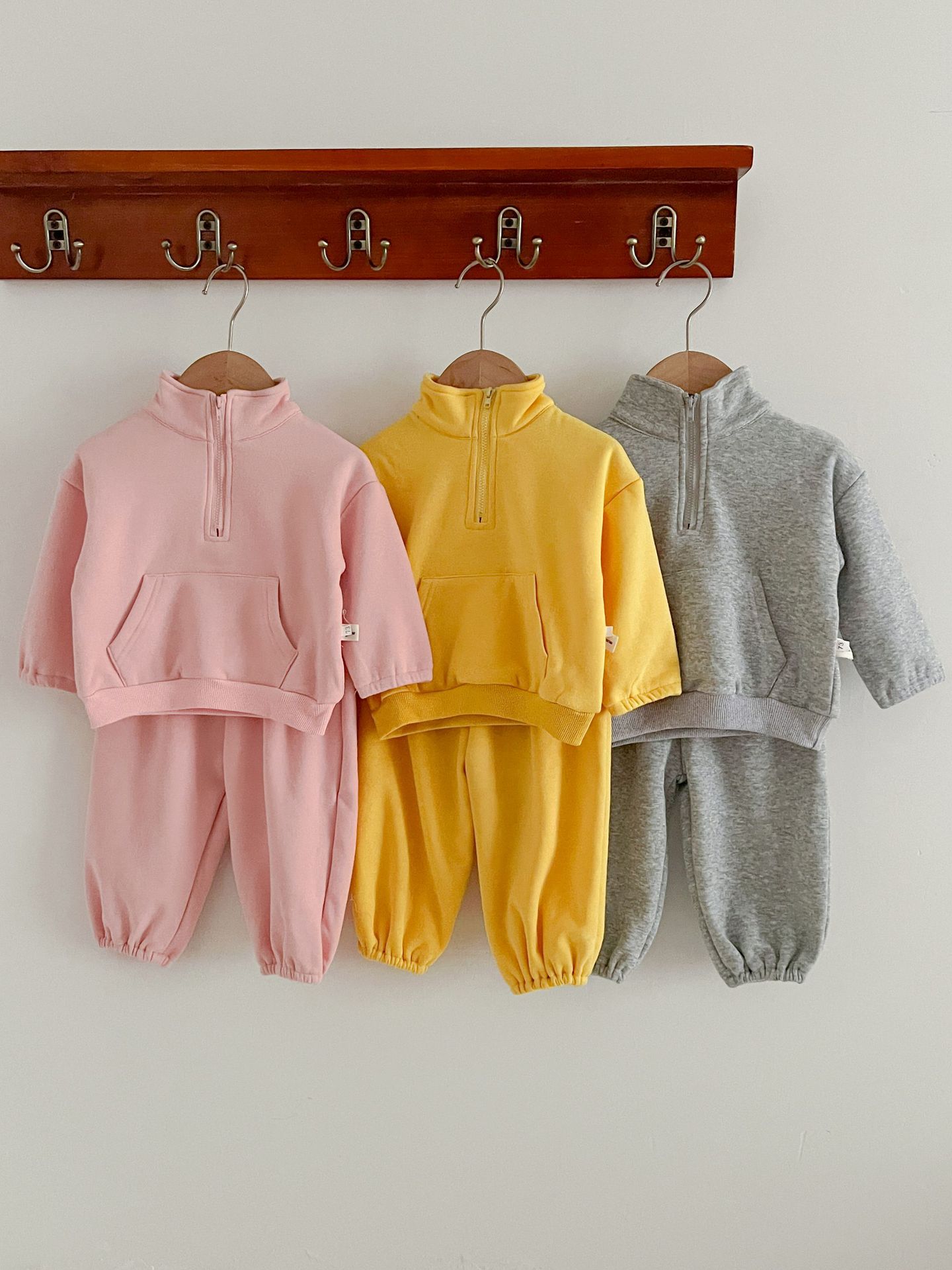 2023秋冬新作 ins 韓国風子供服 キッズ服 トレーナー + ズボン 2点セット 裹起毛 厚手 3色 73-120cm LENA 問屋・仕入れ・卸・卸売の専門【仕入れならNETSEA】