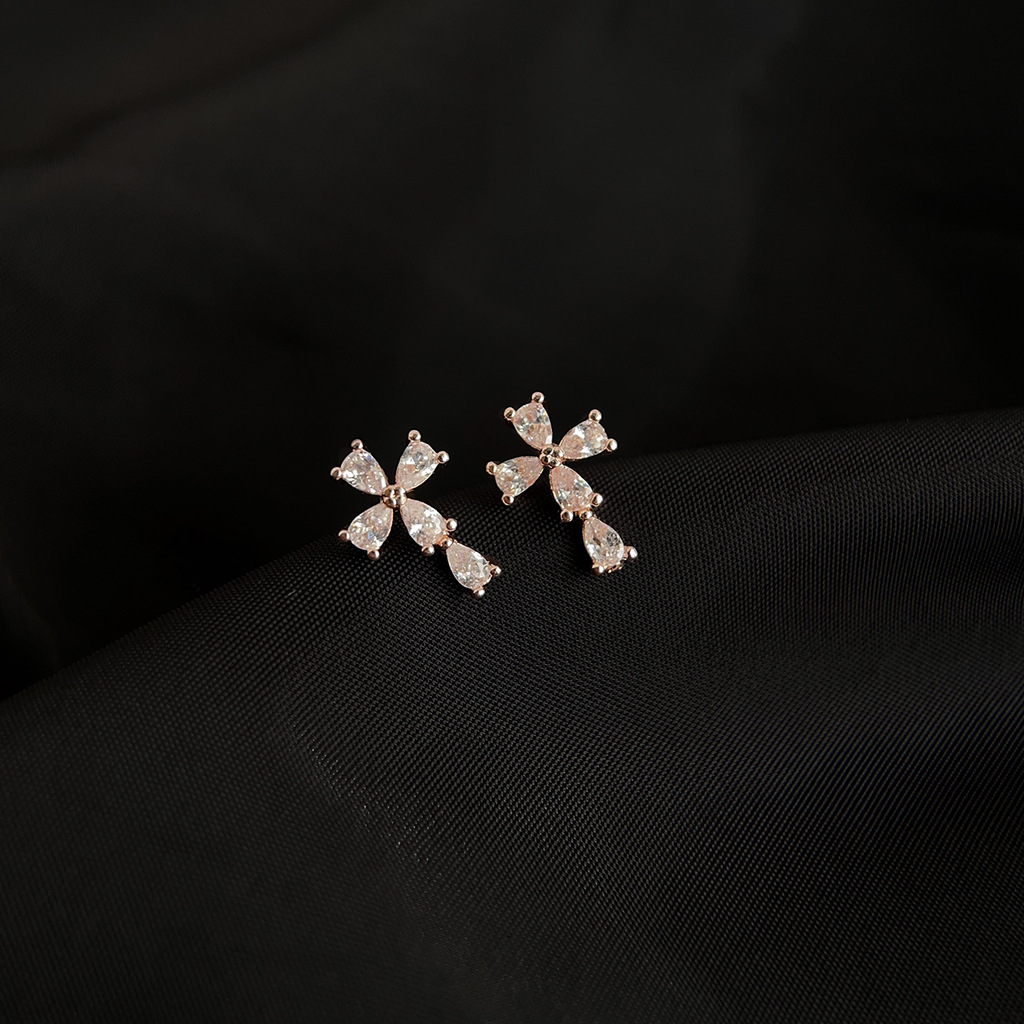 十字架ピアス アクセサリー 韓国ファッション デザイン INS シルバー925ポスト | 卸売・ 問屋・仕入れの専門サイト【NETSEA】