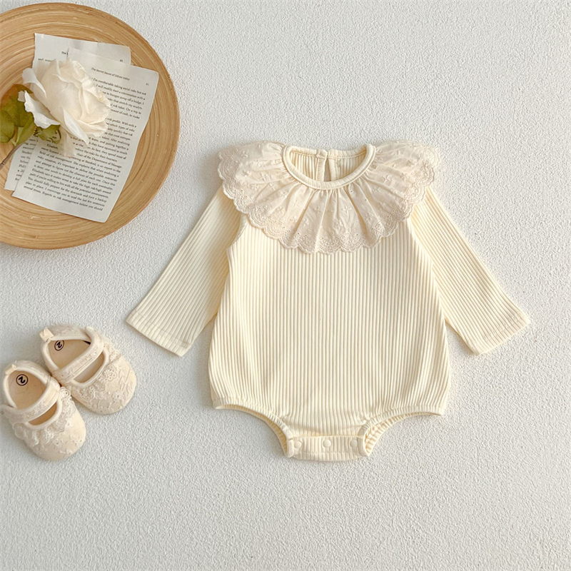 2025春新作 ベビー服 女の子 レース ラッフルカラー 長袖 ロンパース 柔らか カバーオール 子供服 ONE MORE | 卸売・ 問屋・仕入れの専門サイト【NETSEA】