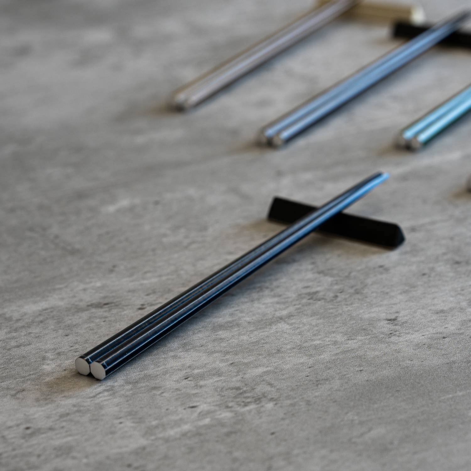 【抗菌・食洗】八角花なりカラーのお箸(22.5cm) 青 有限会社 やまに 問屋・仕入れ・卸・卸売の専門【仕入れならNETSEA】