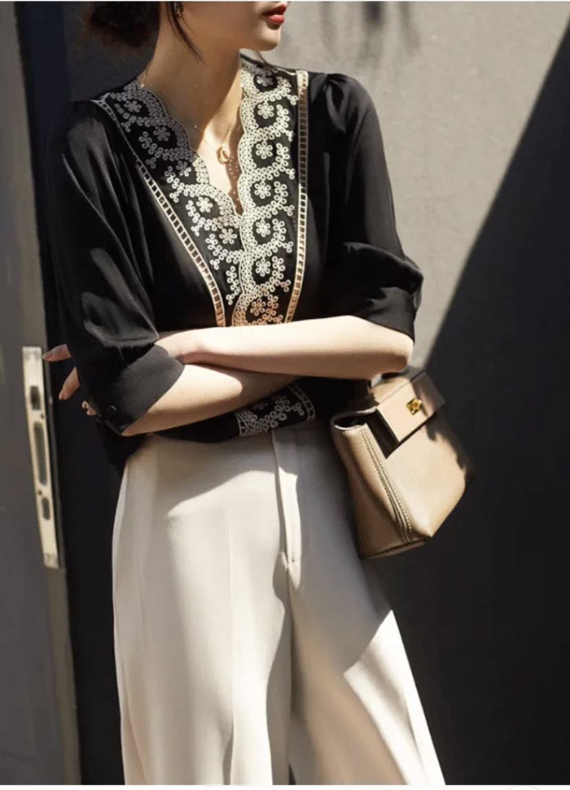 初回送料無料 夏レディースファッション カジュアル おしゃれ vネック 刺繍 高級感 トップス Sommy 株式会社 問屋・仕入れ・卸・卸売の専門【仕入れならNETSEA】