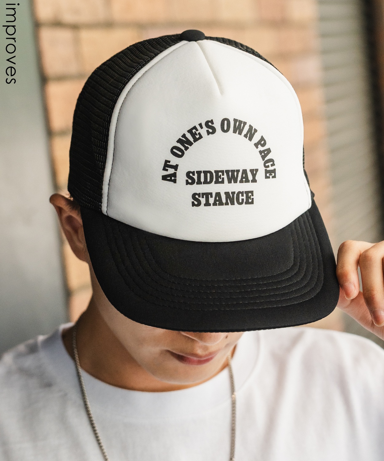 【SIDEWAYSTANCE】カレッジロゴメッシュキャップ | 卸売・ 問屋・仕入れの専門サイト【NETSEA】