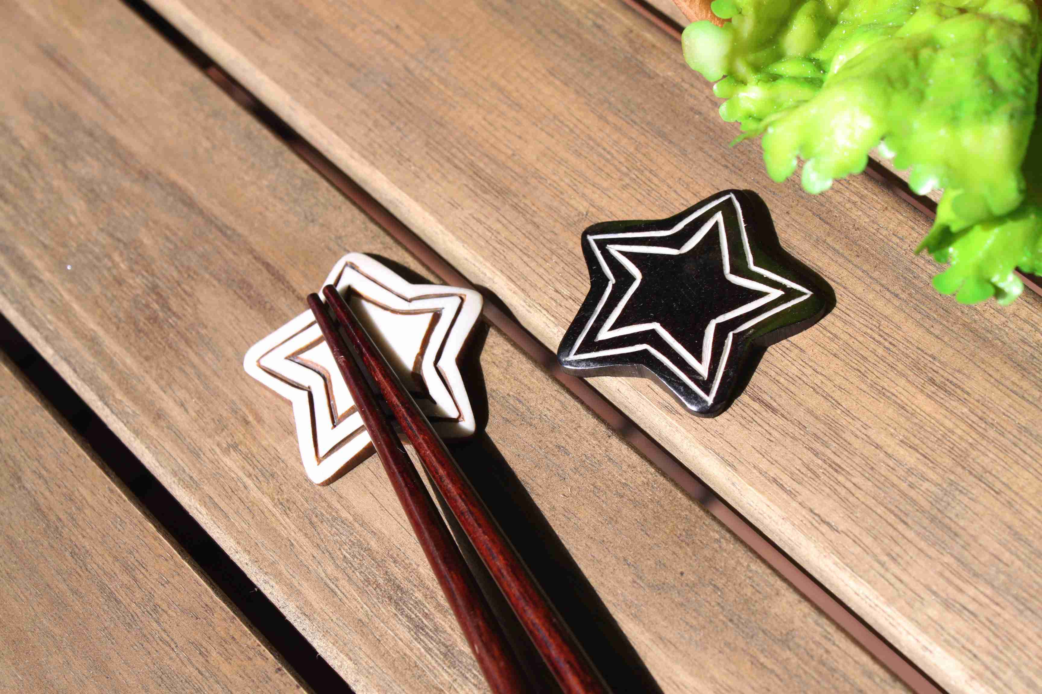 KST：BONE 箸置き 【スター】 株式会社 NKT 問屋・仕入れ・卸・卸売の専門【仕入れならNETSEA】