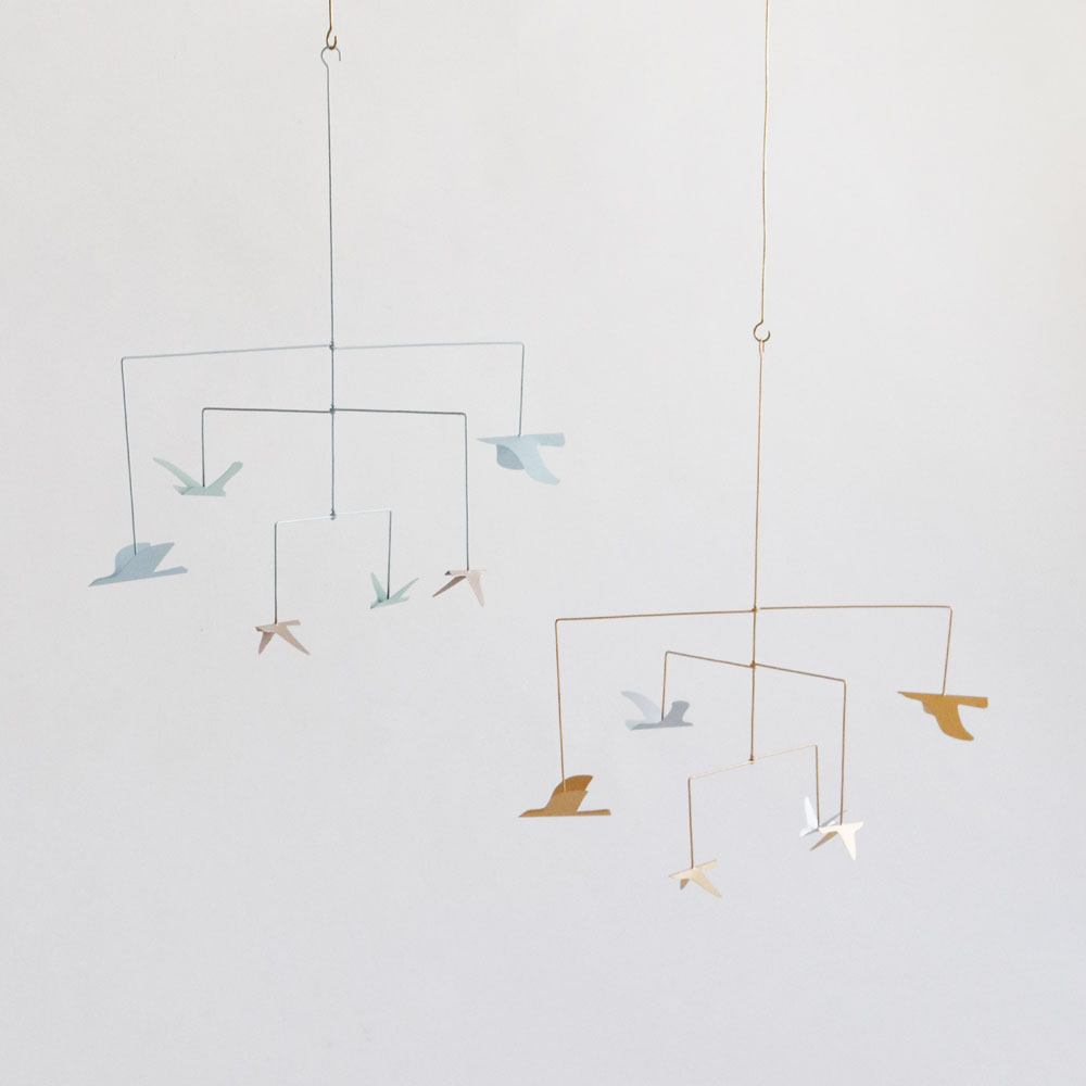 SSH：ブリキ素材でできた はばたく渡り鳥のモビール 株式会社 NKT | 卸売・ 問屋・仕入れの専門サイト【NETSEA】