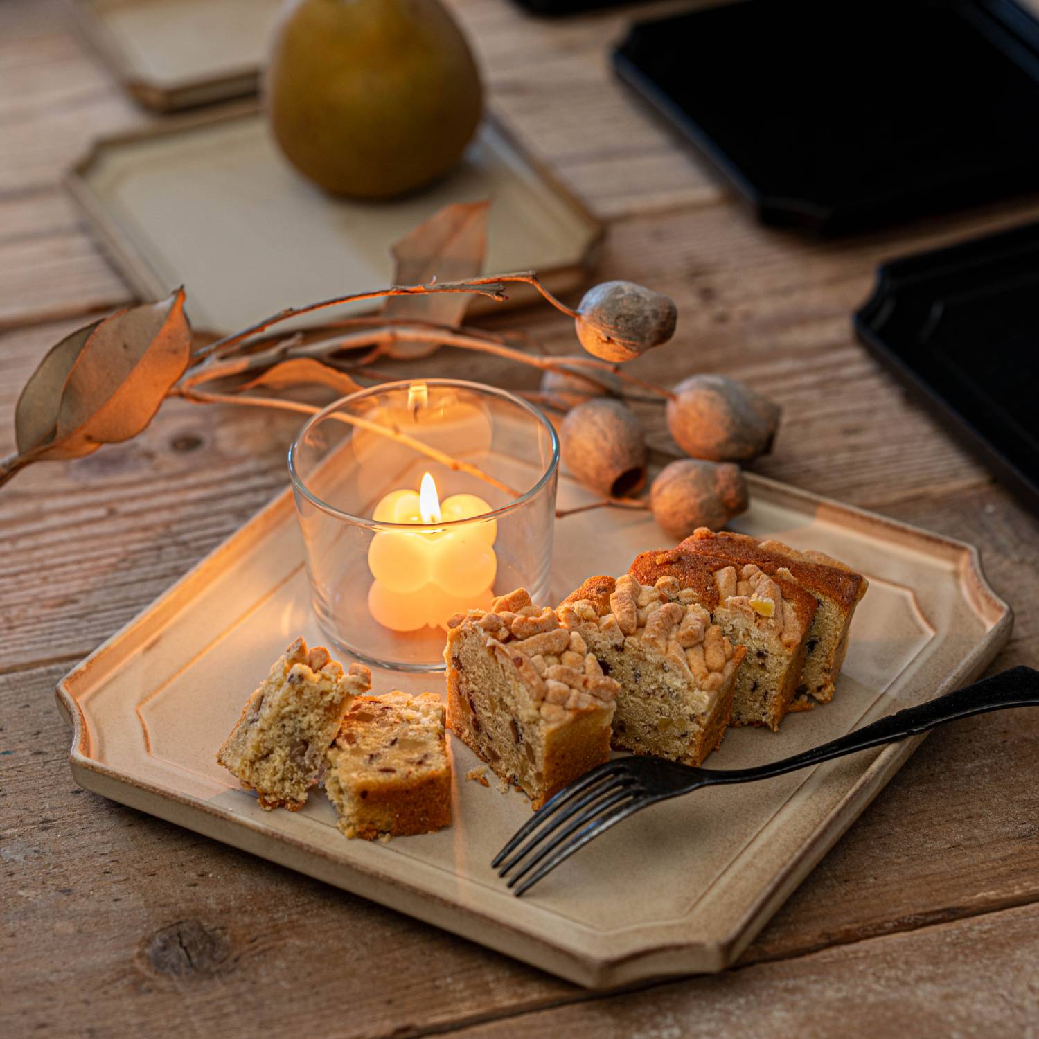 額縁のような器 大(23cm) いらぼベージュ[美濃焼] 有限会社 やまに 問屋・仕入れ・卸・卸売の専門【仕入れならNETSEA】