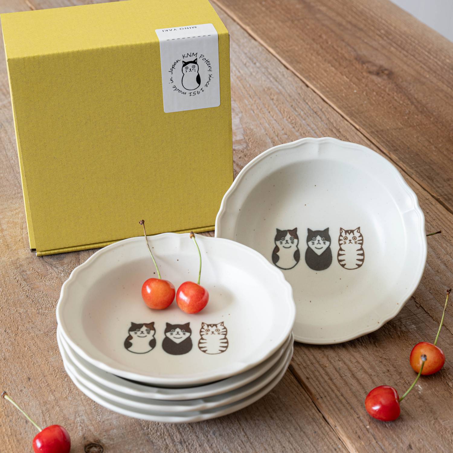 【箱入りギフト】SHICHITA シチタ 猫トリオ 14cmレリーフボウル 5枚セット[H66][美濃焼] | 卸売・ 問屋・仕入れの専門サイト【NETSEA】