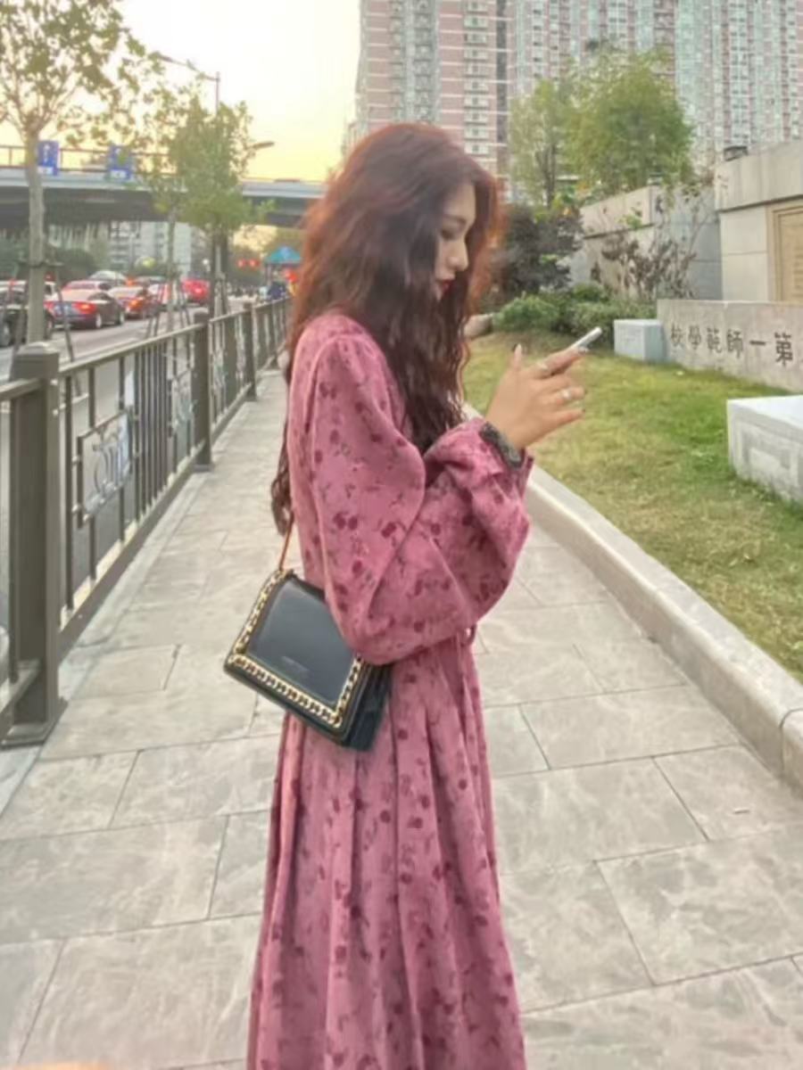 初回送料無料 新作レディースファッション コーデュロイ エレガント ゆったり 花柄ワンピース Sommy 株式会社 | 卸売・ 問屋・仕入れの専門サイト【NETSEA】