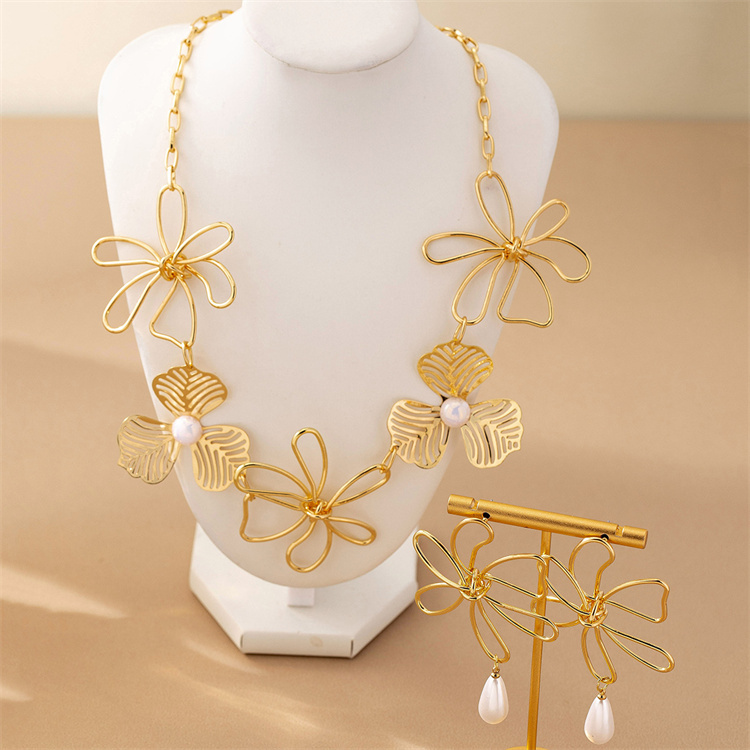 クーポン適用OK 大胆レース花ピアス 真珠ネックレス 鎖骨チェーン 人気アクセサリー | 卸売・ 問屋・仕入れの専門サイト【NETSEA】