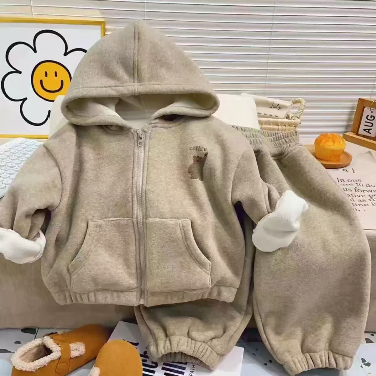 【2025秋冬新作】子供服 キッズ 裏起毛 セットアップ パーカー＆パンツ上下セット 厚手 2色 DC | 卸売・ 問屋・仕入れの専門サイト【NETSEA】