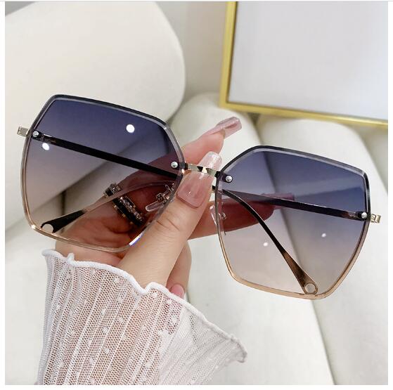 レディース サングラス 夏 おしゃれ ファッション UVカット カラーレンズ ビーチ 旅行 TGB株式会社 問屋・仕入れ・卸・卸売の専門【仕入れならNETSEA】