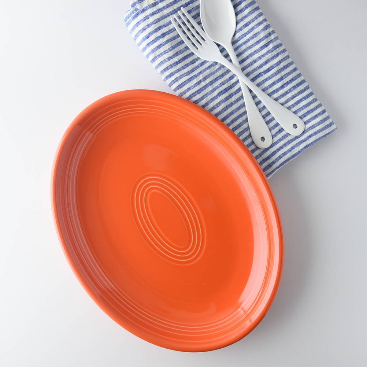 レトロフープ マンダリンオレンジ 28.5cmプラター[美濃焼] 有限会社 やまに 問屋・仕入れ・卸・卸売の専門【仕入れならNETSEA】