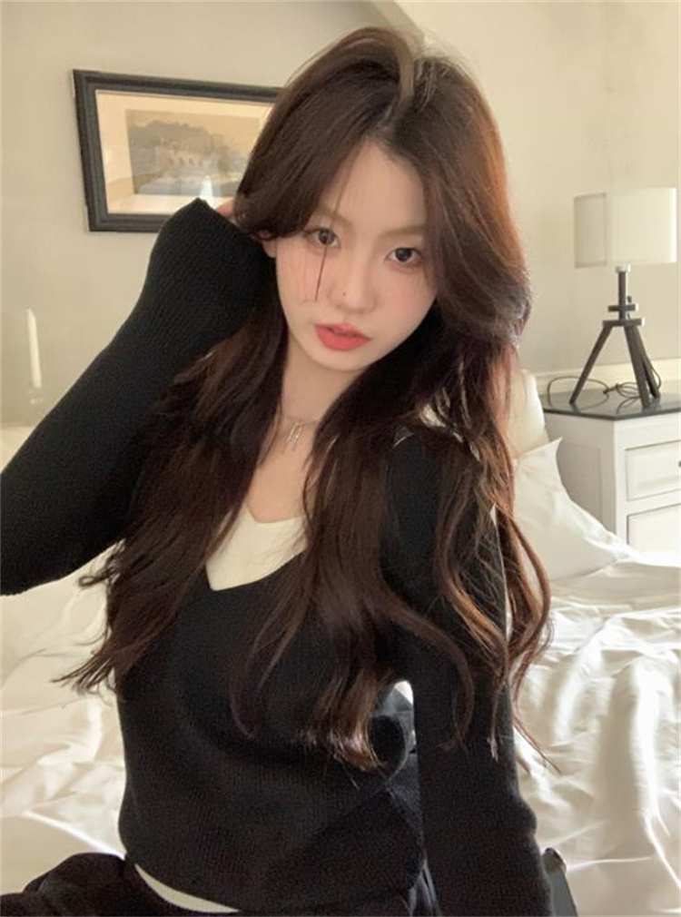 この1枚で今年風に Vネック フェイク2ピース トップス 快適である ニットトップス トレンド 秋 株式会社 SevenLy 問屋・仕入れ・卸・卸売の専門【仕入れならNETSEA】