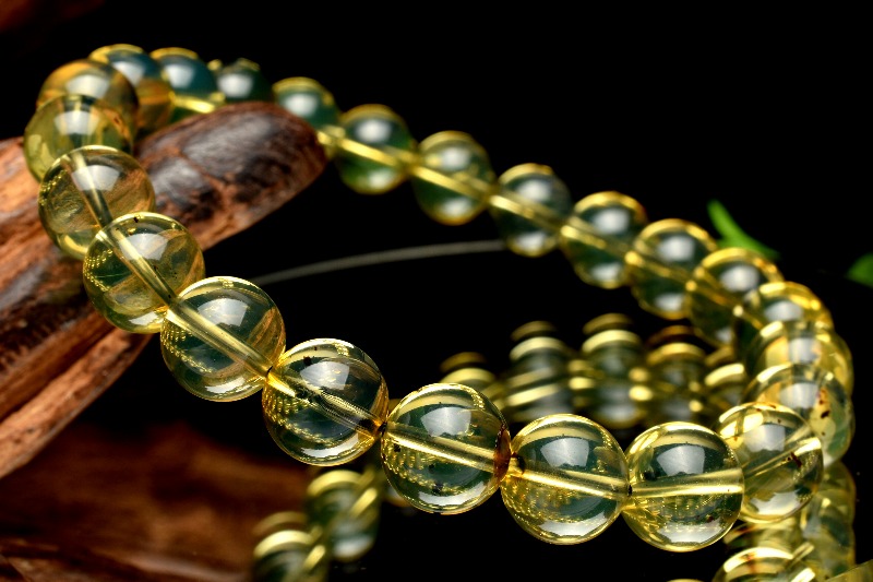 【1点物】高品質 クリア ブルーアンバー 8.5mm ブレスレット _L1911 株式会社 SEKIKON 問屋・仕入れ・卸・卸売の専門【仕入れならNETSEA】