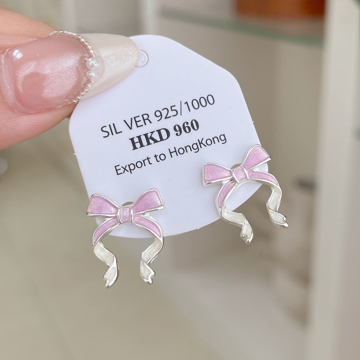 ピンクリボンピアス かわいいレディースピアス 秋冬新作 ファッション雑貨 | 卸売・ 問屋・仕入れの専門サイト【NETSEA】